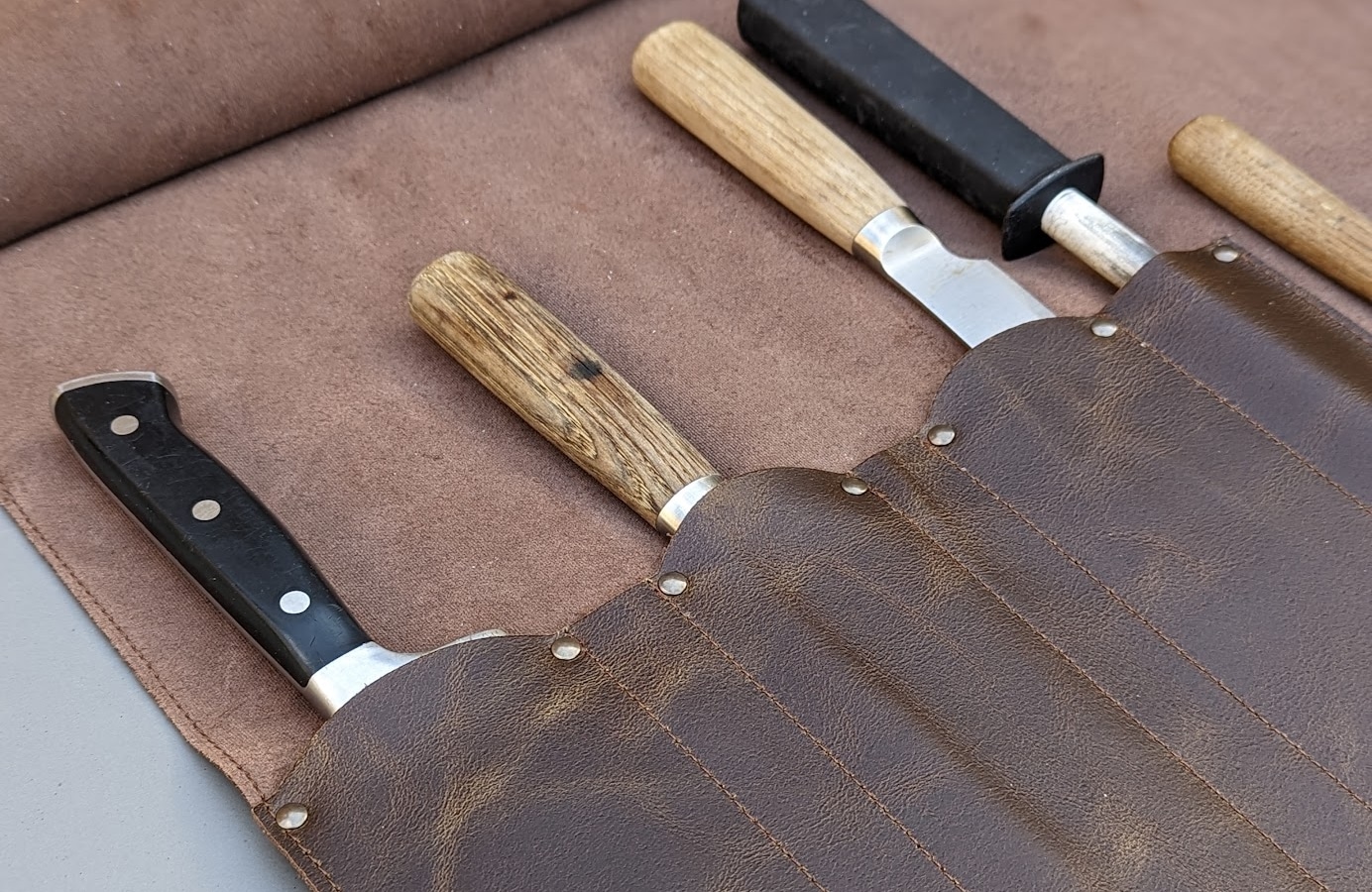 The Practical Benefits Of Purchasing A Leather Knife Roll